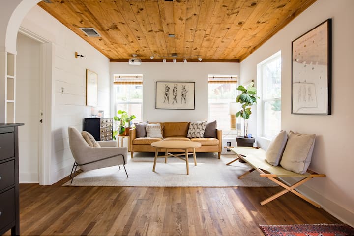 Entire Bungalow And Private Casita In Bouldin - Austin, TX