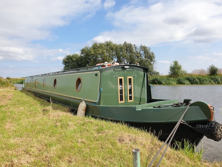 Boat Hotel On The Old West River - Ely