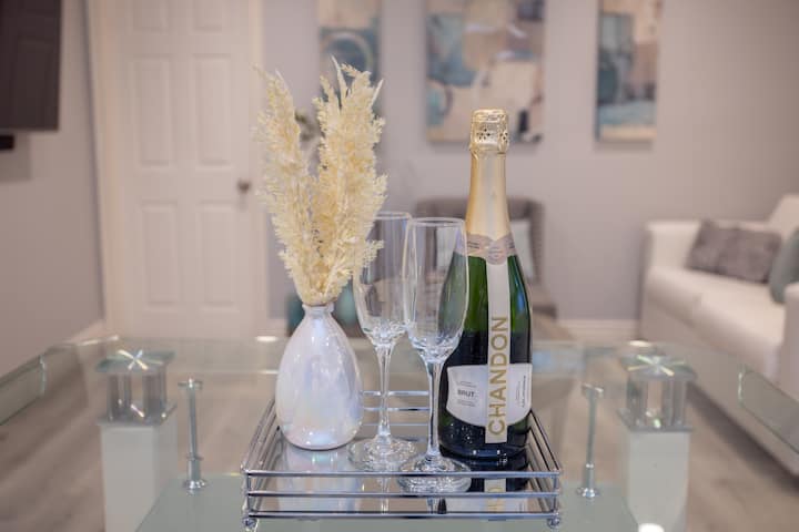 Aqua Executive Home 3 Beds Near Scun - Los Angeles, CA