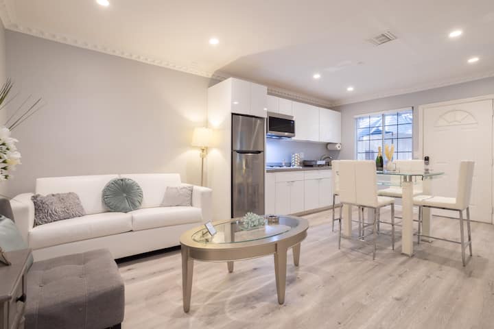 Private Guesthouse · 3 Beds · Near Csun - Los Angeles, CA