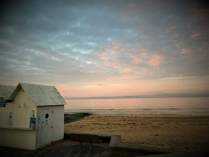 Petit Appartement Dans Atelier D'art - Bord De Mer - Courseulles-sur-Mer