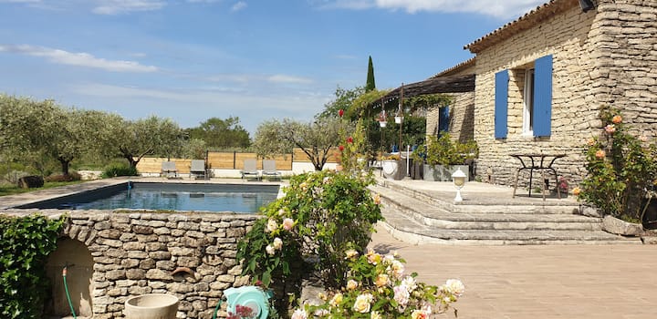 Maison De Campagne 
Avec Parking Prive - Gordes