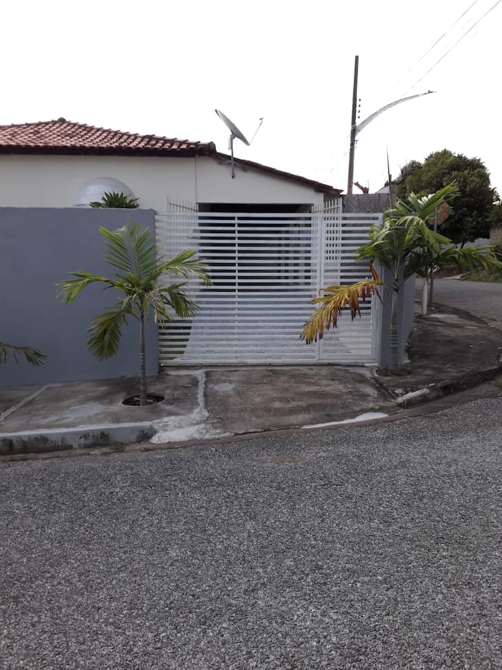 Nosso Lar! Casa Independente Aos Pés Da Serra Azul - Barra do Garças