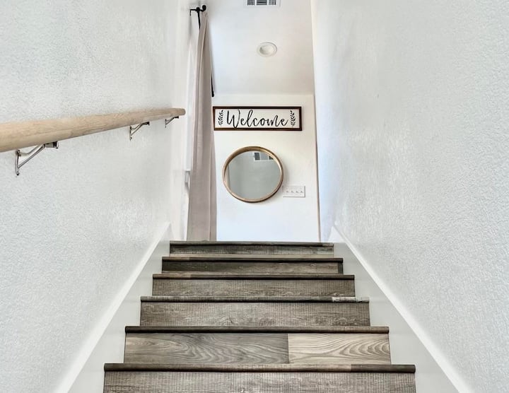New Modern Home 3 Bed & 2 Bath Perfect Location! - San Marcos, TX