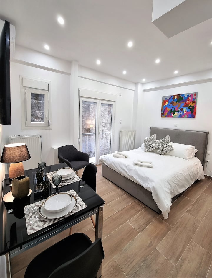 Fully Renovated Apartment In The Center Of Athens - Athens