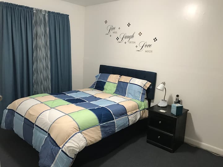 Sunny, Large, Comfy, Private Room - New York City