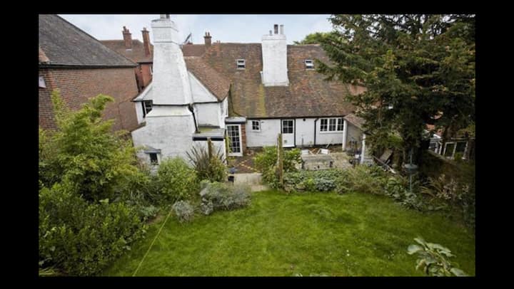 Room In An Historic House - Canterbury
