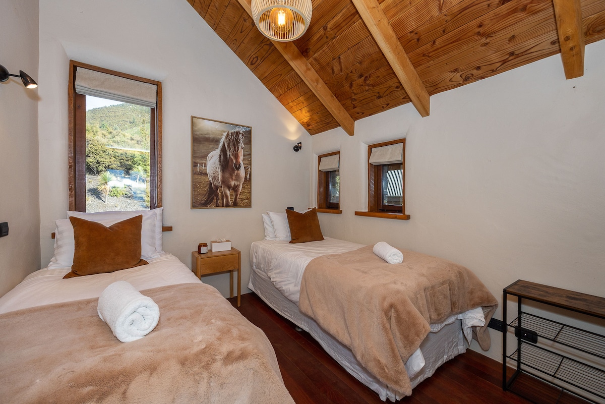 Lake Hawea View - Houses for Rent in Wanaka, Otago, New Zealand - Airbnb
