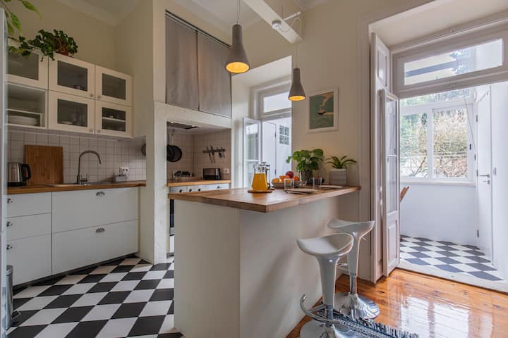 Sunny & Fully Equipped 2br Near Jardim Da Estrela - Lisszabon
