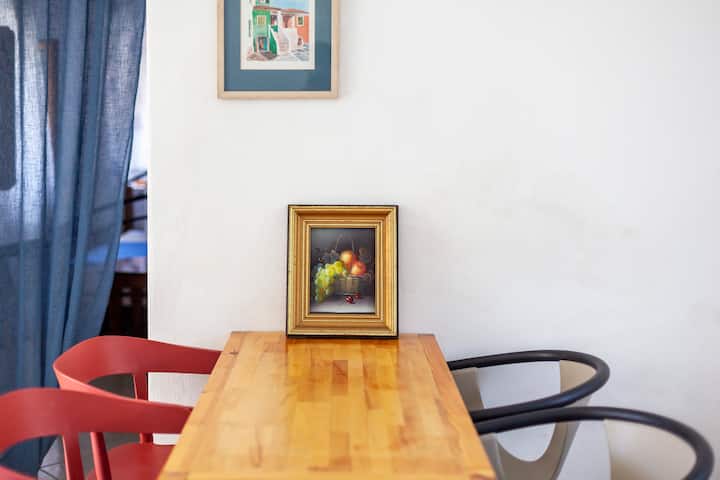 Apt. Central. Kitchen. Garden, Parking, Beach 50m. - Himarë