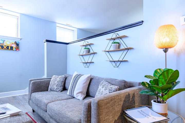 Perfect Downtown Base | 1br + Free Parking - Albany, NY