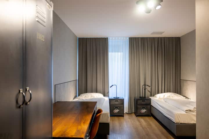 Mk | Monteurzimmer Stuttgart - Hostel Twin Room - Stuttgart