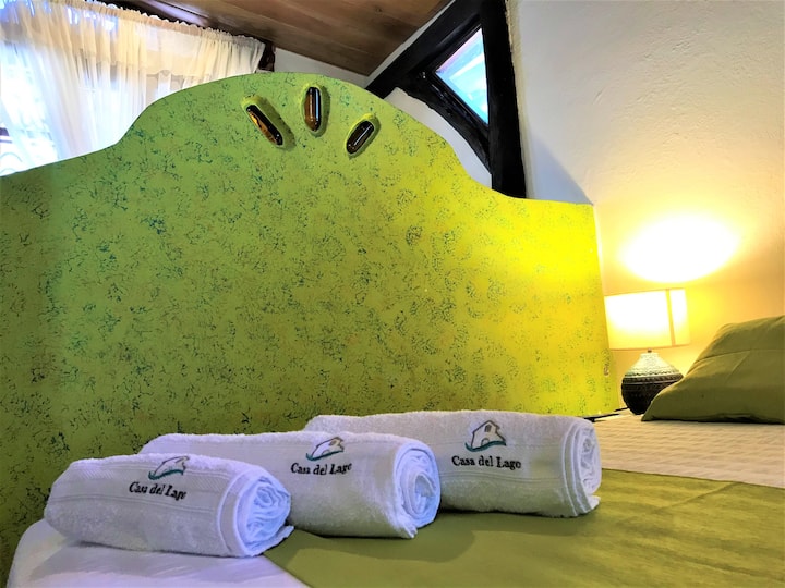 Casa Del Lago Lodgin House - Media Luna Suite - エクアドル ガラパゴス