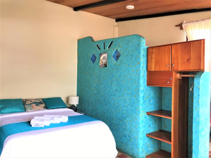 Casa Del Lago Lodging House- Lake View Suite - Galápagos Islands
