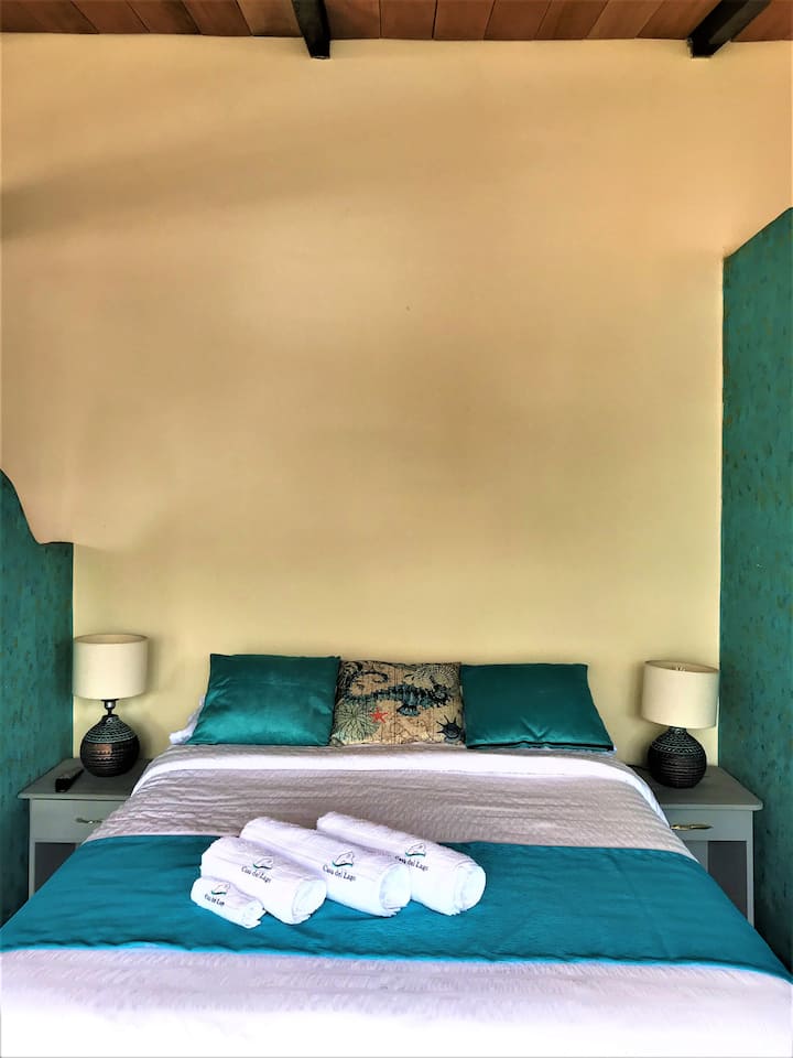 Casa Del Lago Lodging House- Lake View Suite - Galápagos Islands