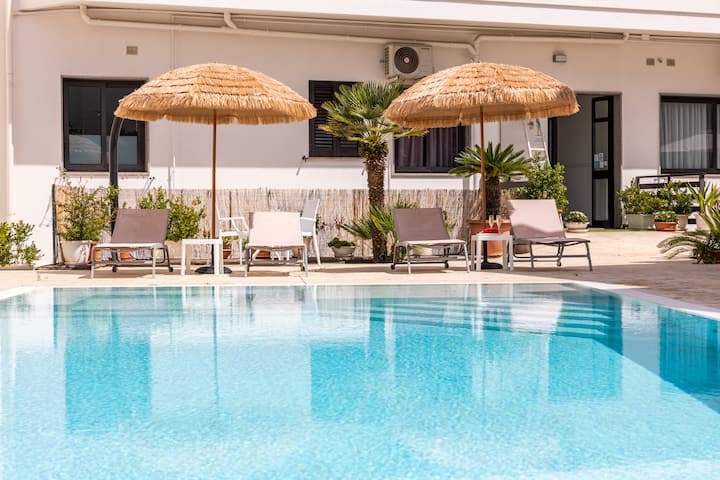 Pool Kitchenette Suite Breakfast For 3 - Ugento