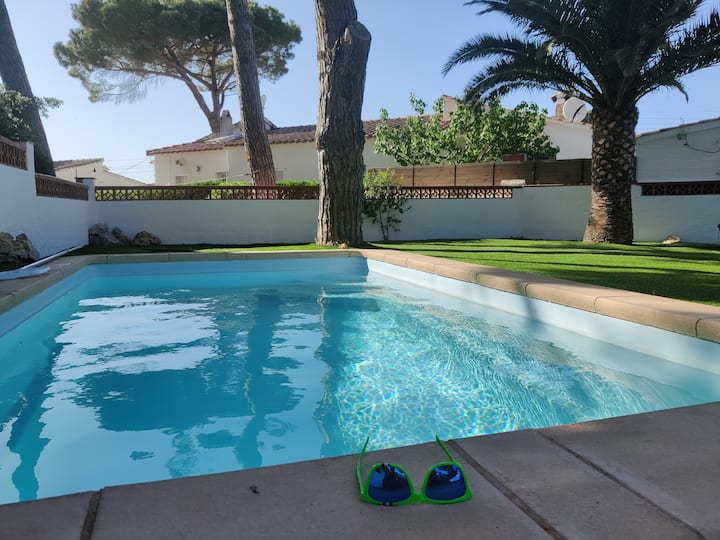 Casa A L'escala Amb Jardí I Piscina Privada. - L'Escala