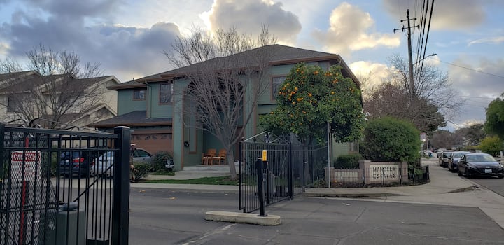 Beautiful 3 Bedroom, 2 Bath House - Redwood City, CA