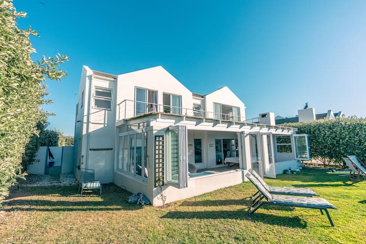 Nirvana - Beachfront House In Britannia Bay - Saint Helena Bay