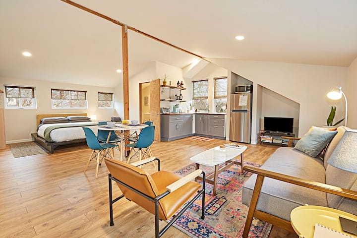 The Loft: Modern Open Space In Southeast Portland - Laurelhurst - Portland