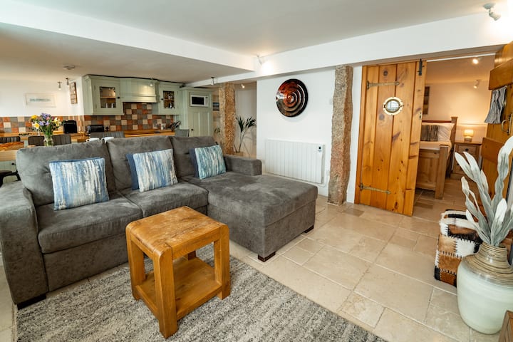 Converted Fishing Net Loft, Yards From Harbour - St Ives