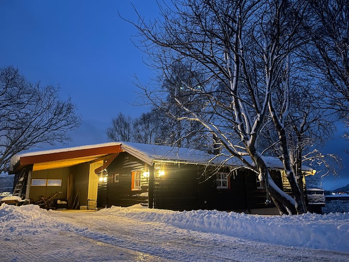 S.m.å.s.l.e.t.t. Lodge, Småslett Kvaløya - 