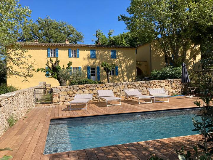 Gite De Charme 4* : 6-7 Pers Domaine Viticole Bio - Brignoles