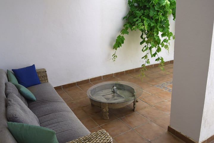 Double Room Private Bathroom & Pool Marbella Villa - Marbella