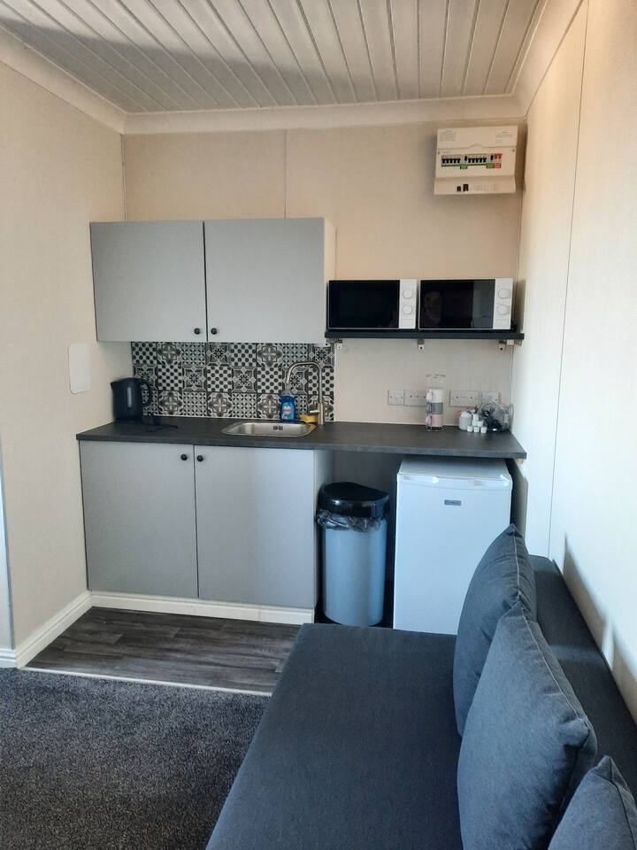 Studio 9 A Twin Bed Self Catering With Kitchenette - Dumfries