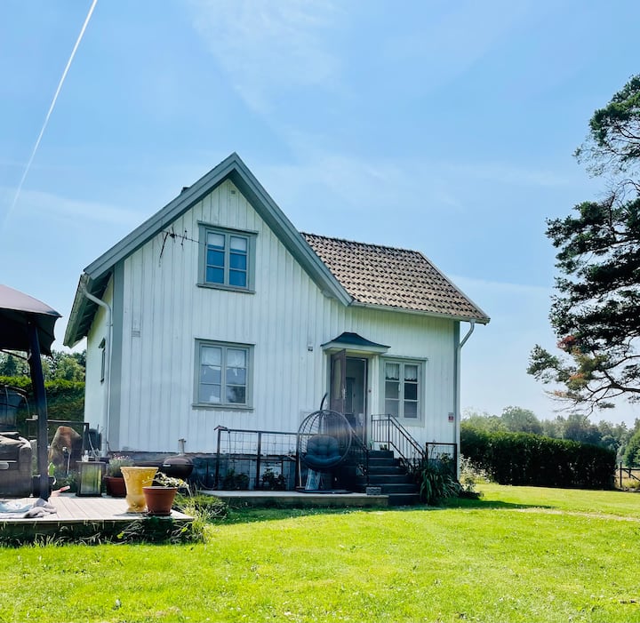 Mysigt Litet Hus 20 Min Till Göteborg/landvetter - Lerum