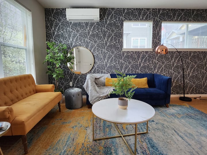 Modern Comfort | Stylish 2bd In Heart Of Pdx - Portland, OR