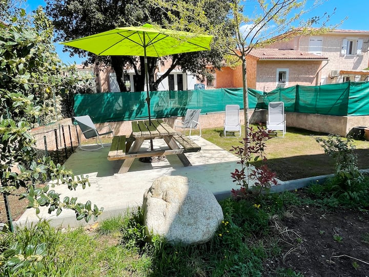 T2 Avec Petit Espace Extérieur Et Parking à Corte - Corte
