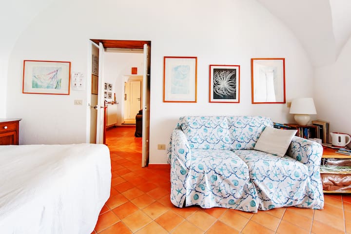 Les Cinq Sens Réveillés Par La Mer - Procida