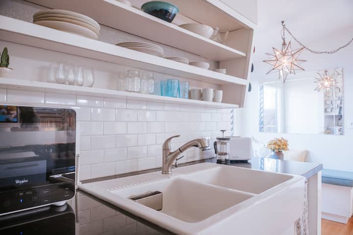 A Charming Stay In Southpark, San Diego - Coronado, CA