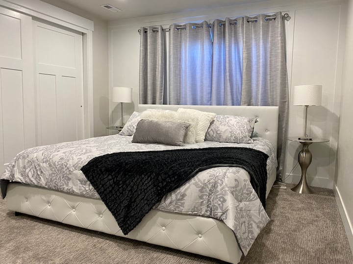 New! Beautiful Neighboor! King Bed! - Orem, UT