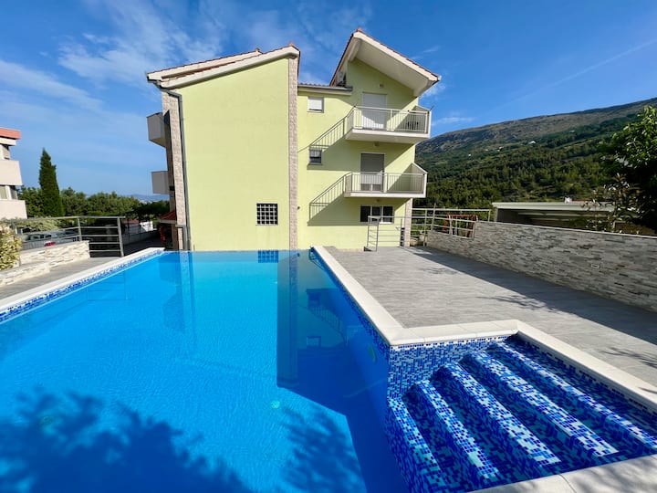 Enjoy Sunsets With A Pool - Dugi Rat