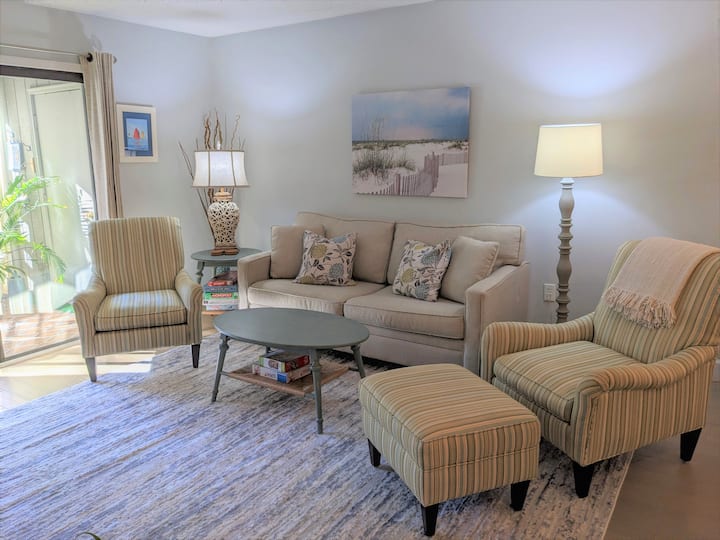 Peaceful & Updated Beach Kiernan Getaway - Fernandina Beach, FL