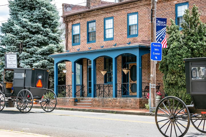 Lincoln Room, In The Historic Inn At Thomas House - Harrisonburg, VA