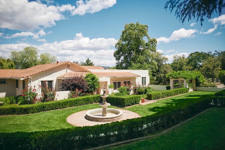 Spanish Hacienda In The Heart Of Sonoma - Petaluma, CA