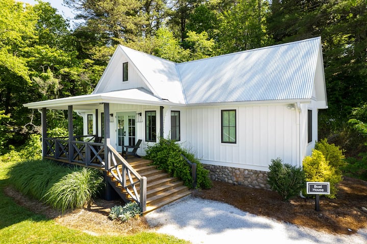 Boathouse Cottage At Julep Farms - Dillard, GA