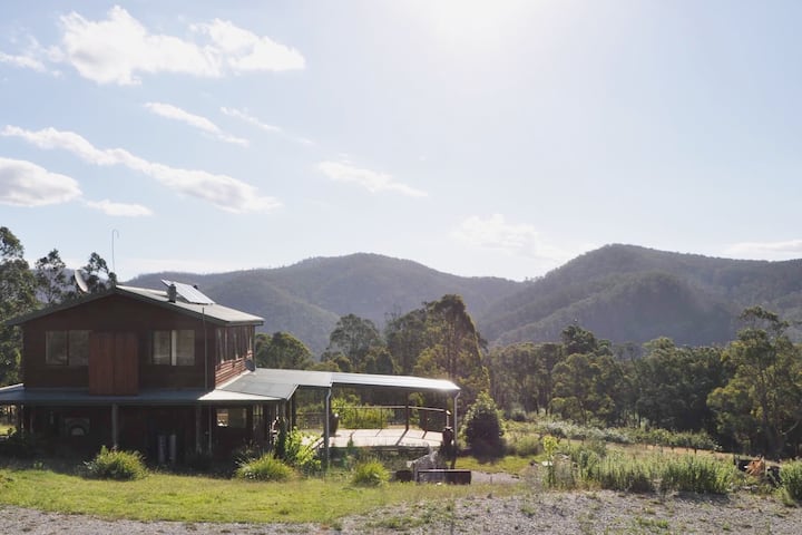 Mountain View House On 30 Hectares - Gippsland
