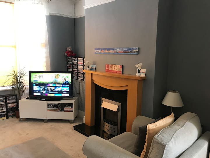 Easy Access To Anfield, Aintree And City Centre - Liverpool