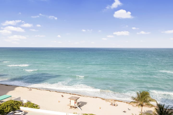 Stunning Beach Condo - Ocean View -  8th Floor - Hallandale, FL