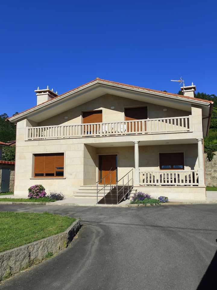 Chalet Tito Gómez Meis B - Galicia