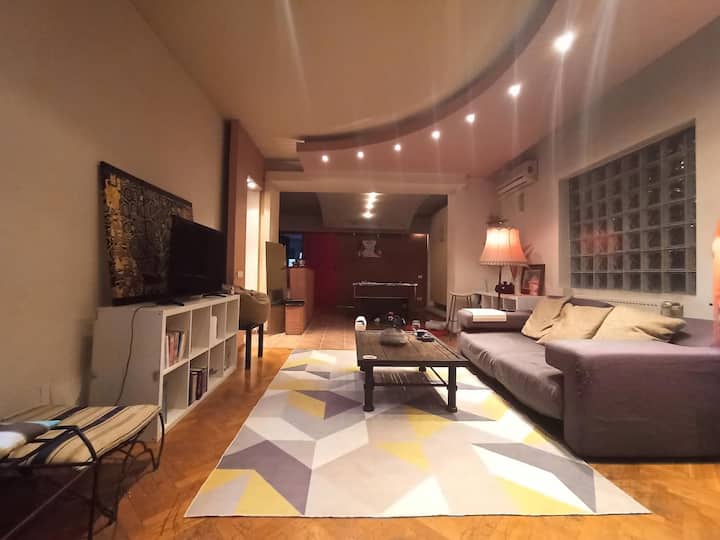 1st Room In A Shared Retro Vintage Luxury Apart - Bucarest