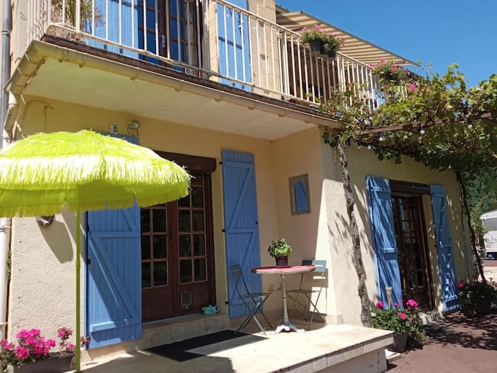 Le Coeur De Sarlat. La Petite Maison Bleue. - Sarlat-la-Canéda