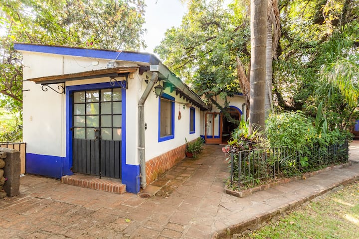La Casa Blanca - Villa With Pool In Center Of Town - Tepoztlán