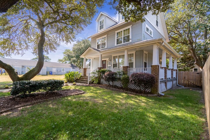 2 Blocks To Beach, 5 Bed, Deck, Grill, Big Kitchen - Norfolk, VA