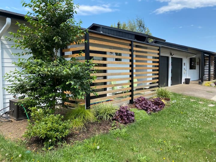 Sleek Modern Studio North Portland; Sleeps 4! - Vancouver, WA