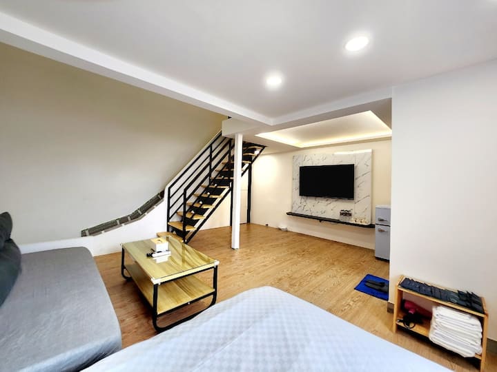 羅東夜市 幸福Yes樓中樓溜滑梯球池6人房(合法住宿0235號) - Dongshan Township